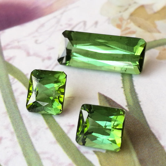 Peridot Gemstones – August Birthstone & Custom Jewelry Gem – MdMaya Gems